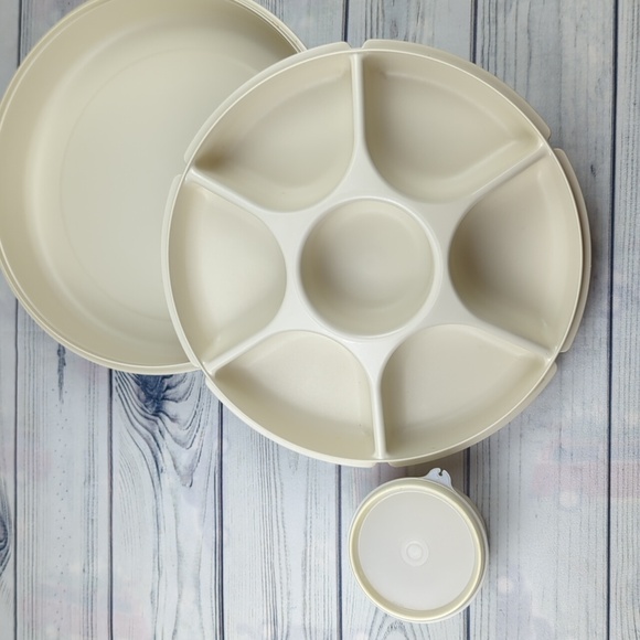 Tupperware | Kitchen | Tupperware Serving Center | Poshmark